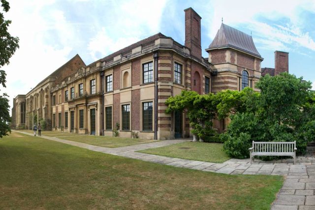Visiting Eltham Palace near London | England Rover