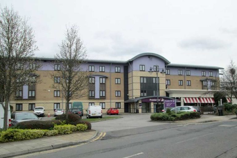 Premier Inn Leeds City Centre (Wellington Street) Hotel